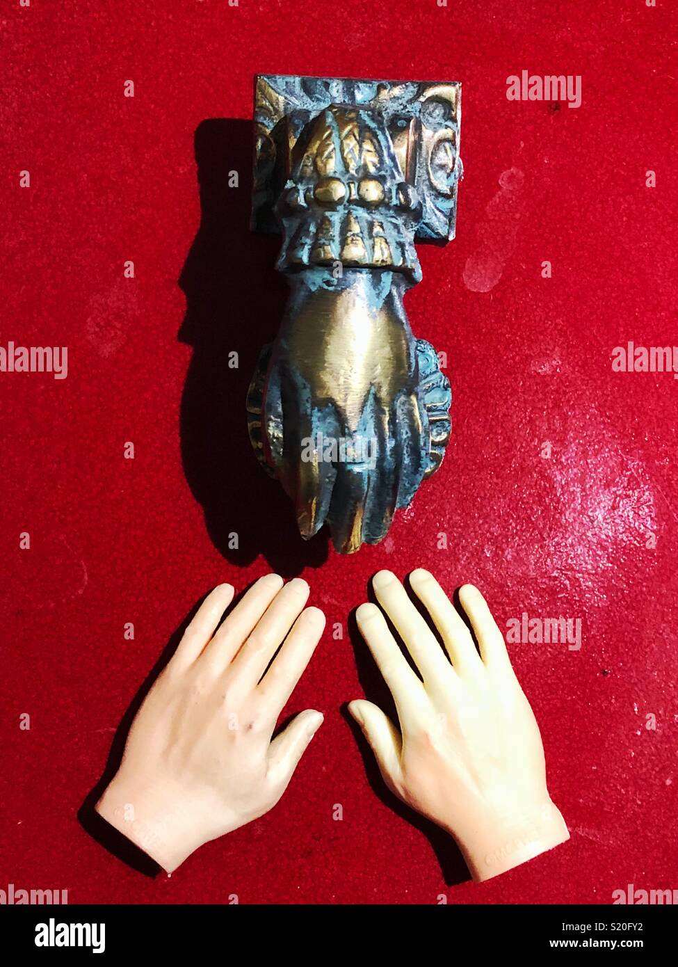 Hand hands background hi-res stock photography and images - Alamy