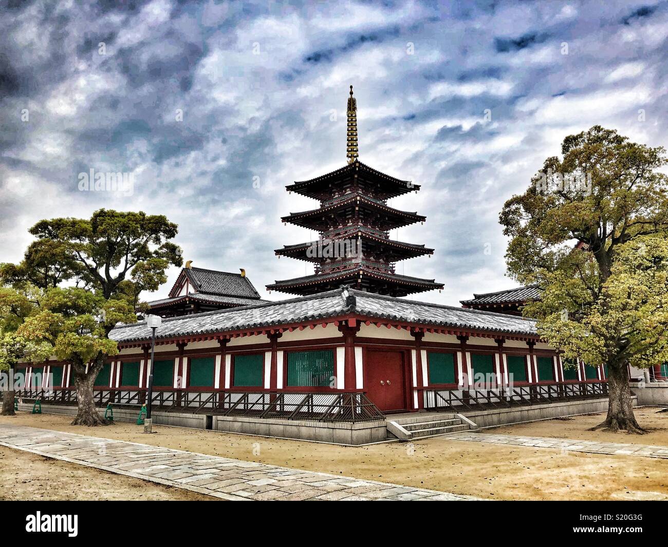 Japanese temple hi-res stock photography and images - Alamy
