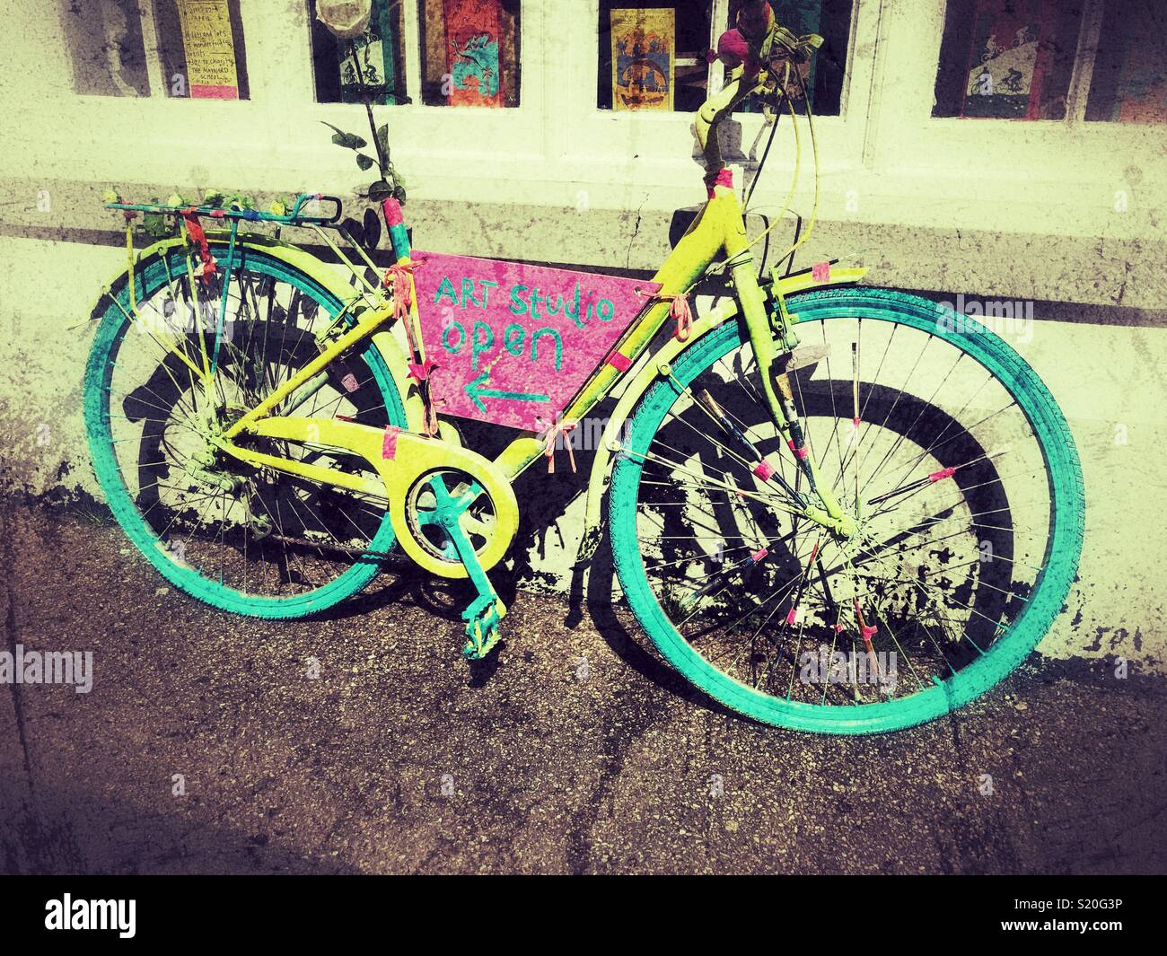 Bright colours hi-res stock photography and images - Alamy