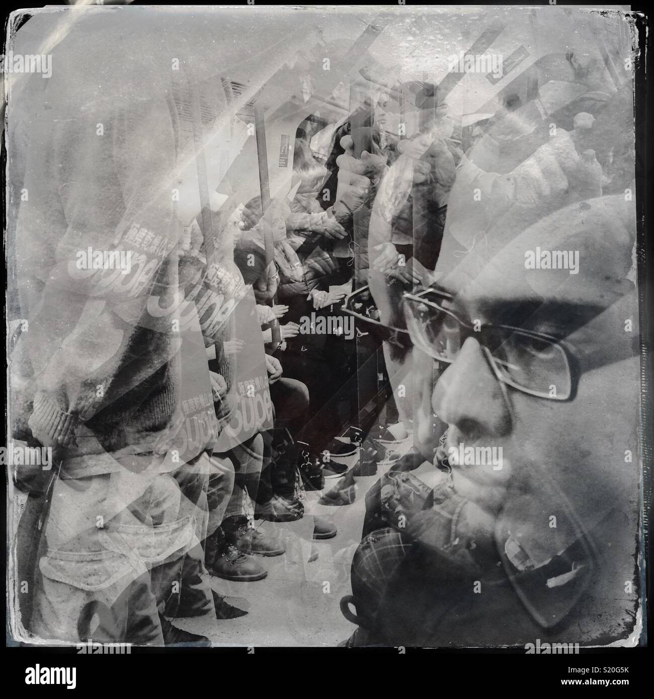 London underground tube carriage hi-res stock photography and images ...