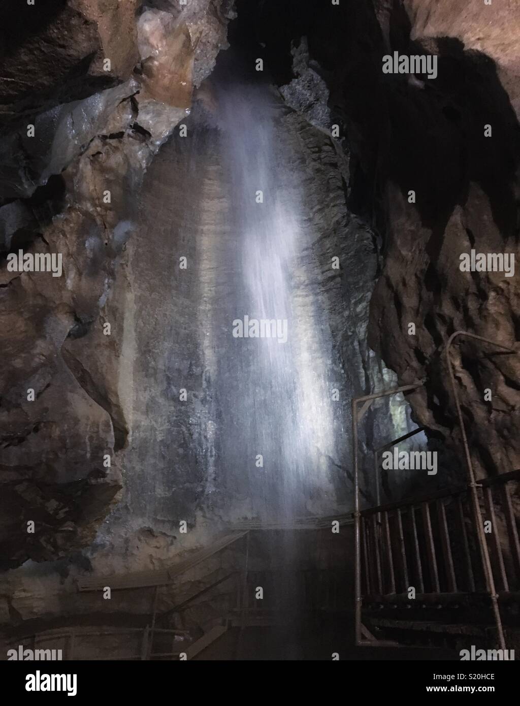 Cave waterfall hi-res stock photography and images - Alamy