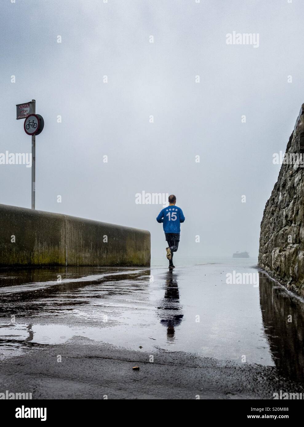 Runner seafront hi-res stock photography and images - Alamy