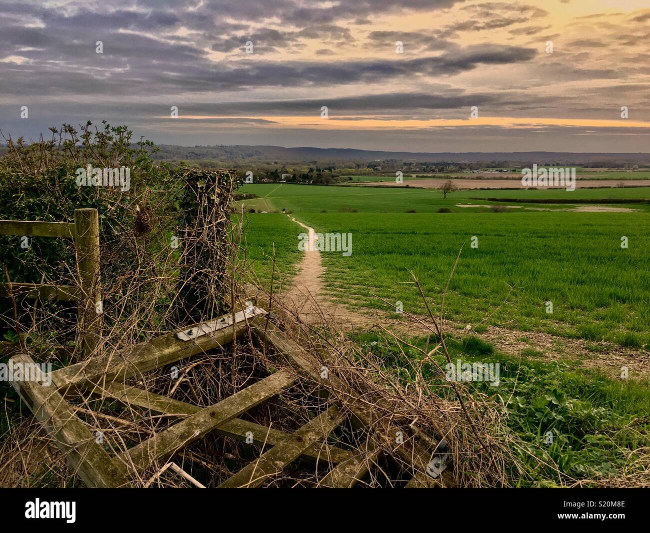 Broken gate hi-res stock photography and images - Alamy