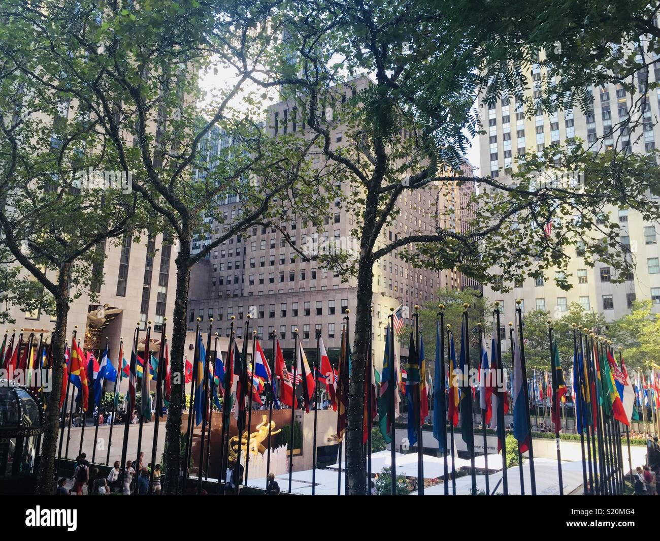 Flags rockefeller center new york hi-res stock photography and images - Alamy