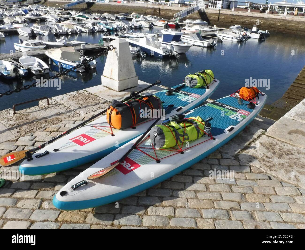 Loaded up for a week of SUP camping Stock Photo - Alamy