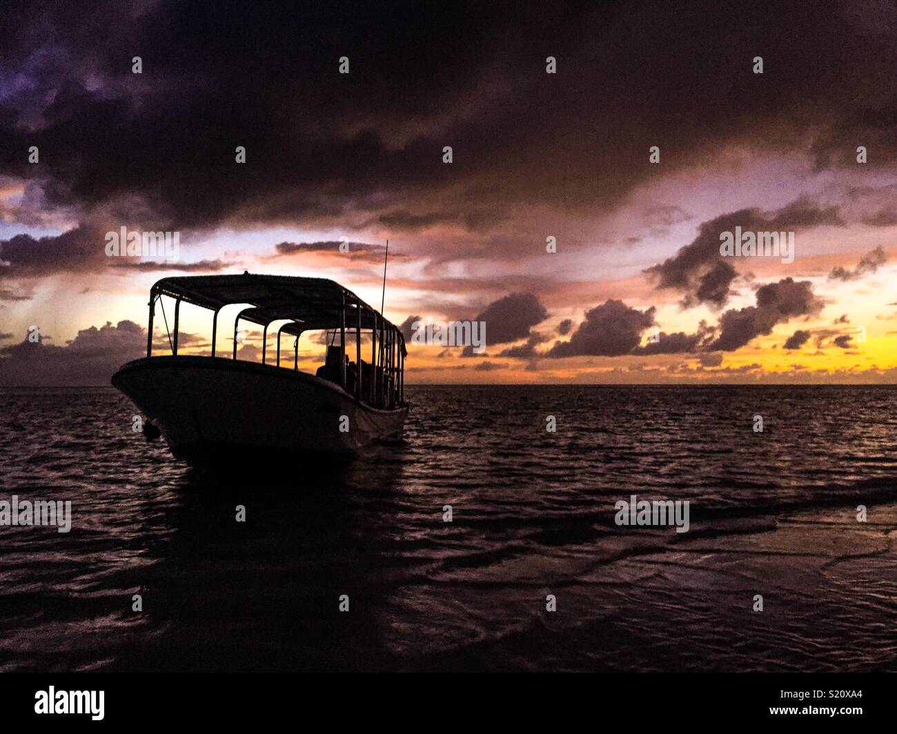 Palau boat hi-res stock photography and images - Alamy