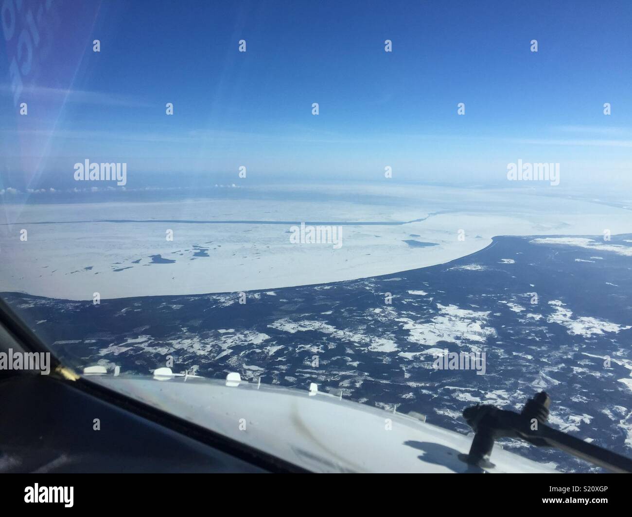 Flying ice hi-res stock photography and images - Alamy