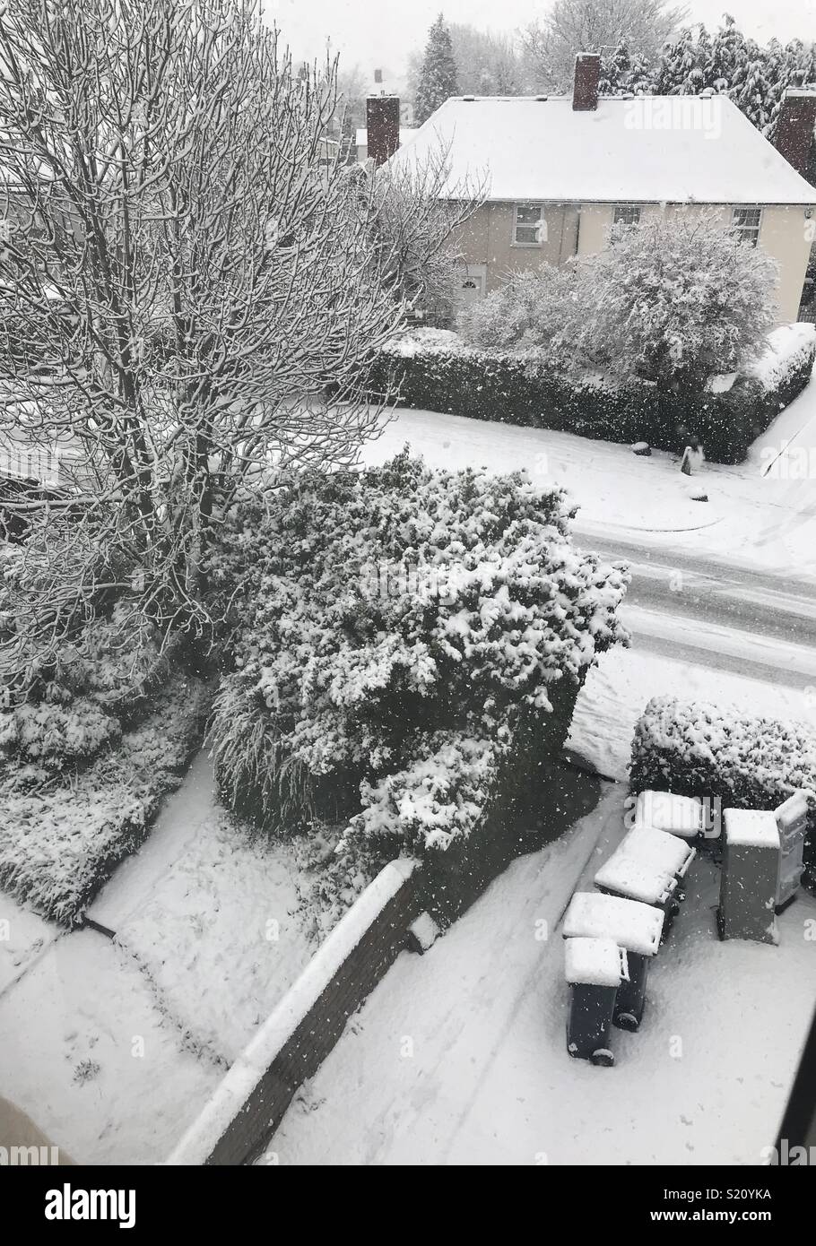 Snow covered streets in Yorkshire Stock Photo - Alamy