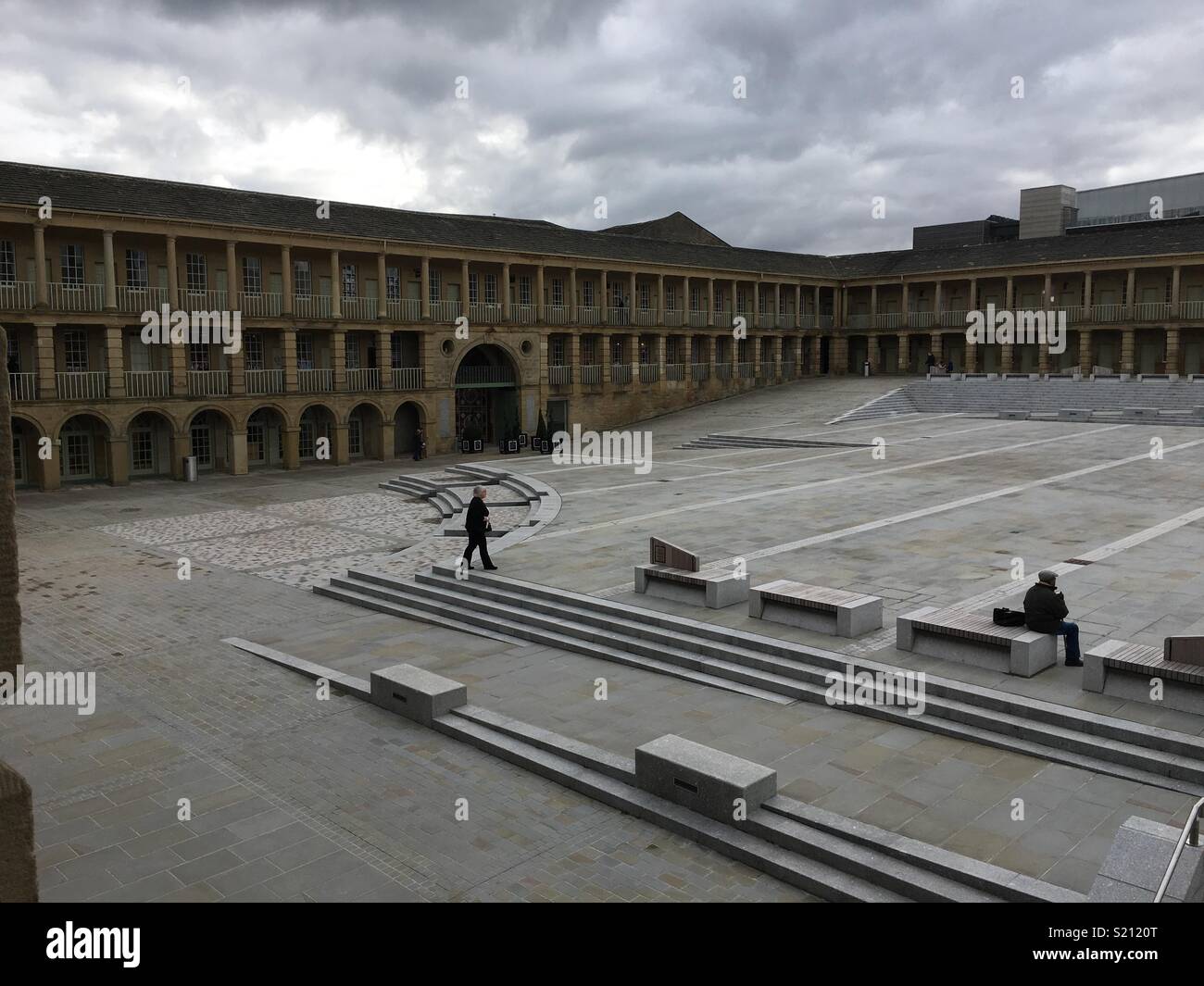 The piece hall halifax hi-res stock photography and images - Alamy