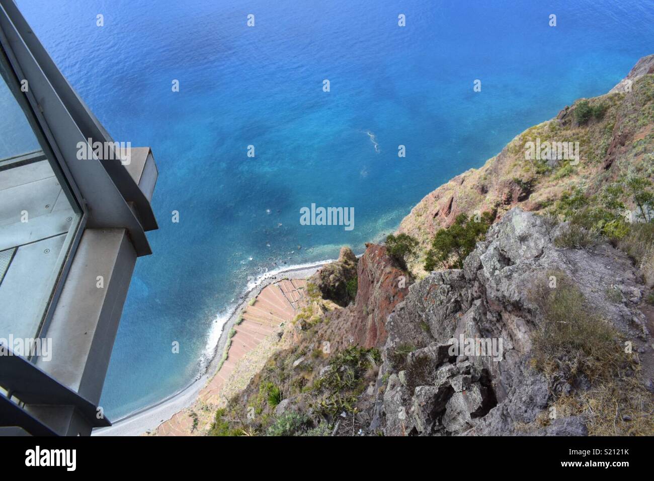 Cliff walkway hi-res stock photography and images - Alamy