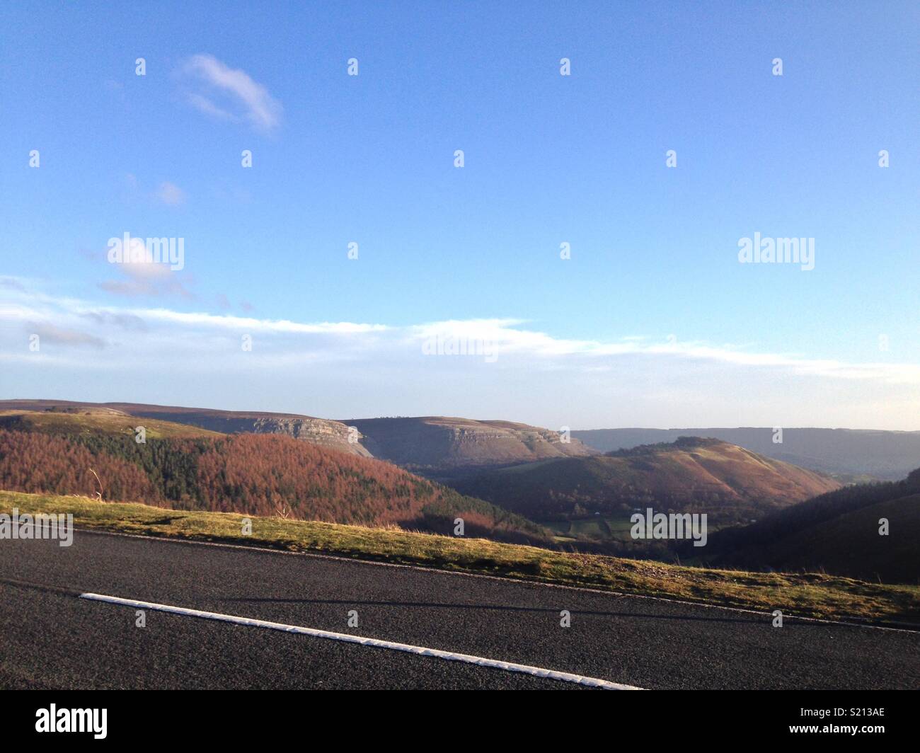 Roadside mountain hi-res stock photography and images - Alamy