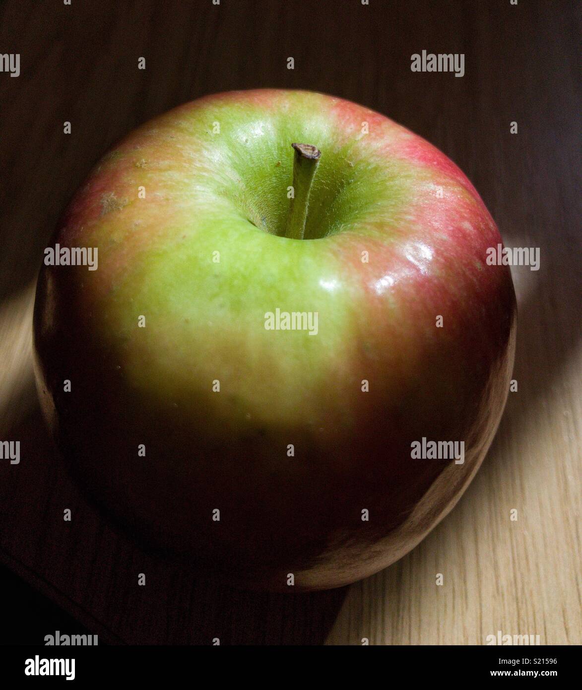 Light in apple hi-res stock photography and images - Alamy