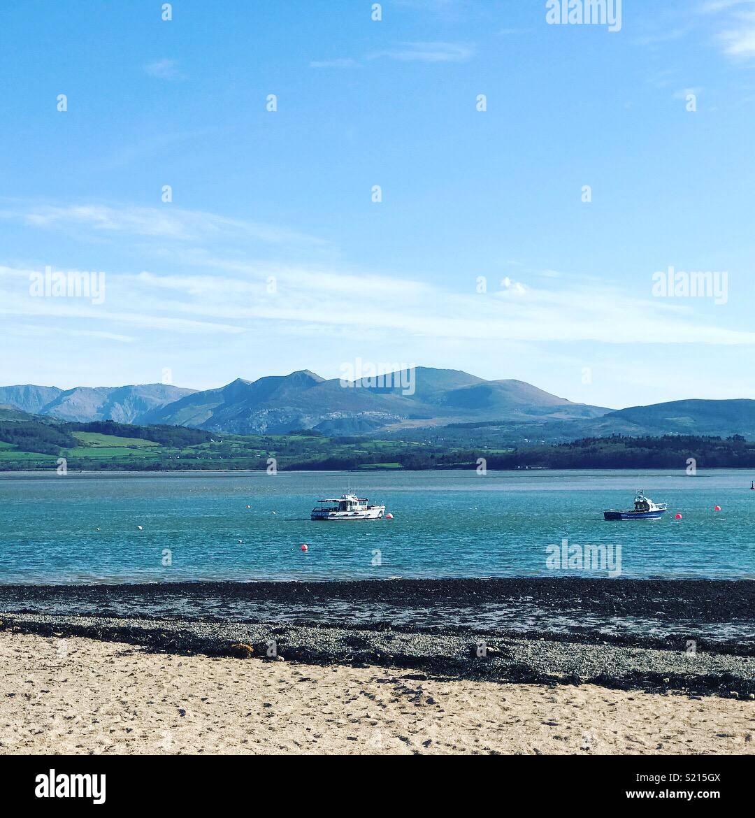 View snowdonia anglesey from snowdon hi-res stock photography and ...
