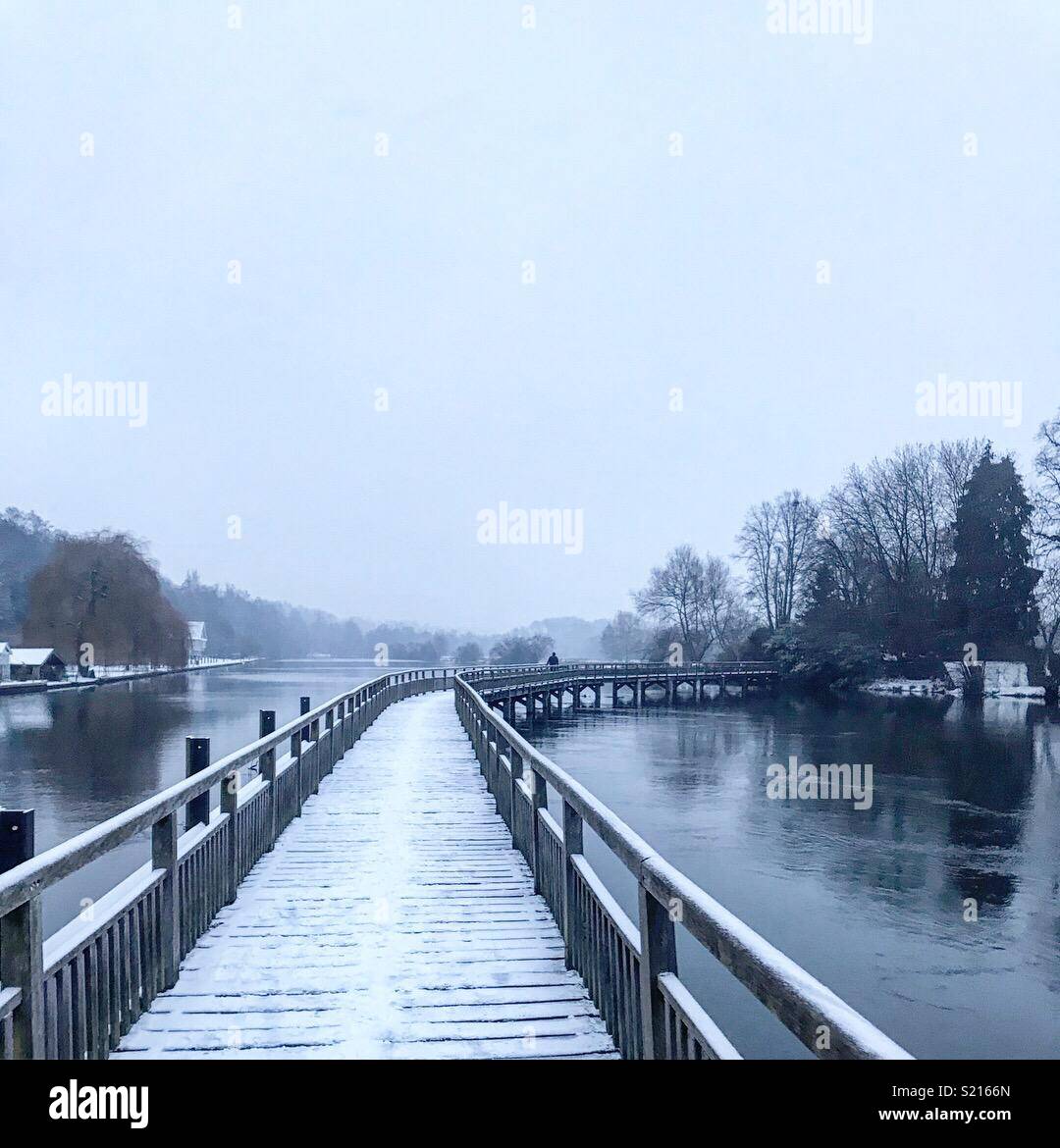 Henley bridge landscape hi-res stock photography and images - Alamy