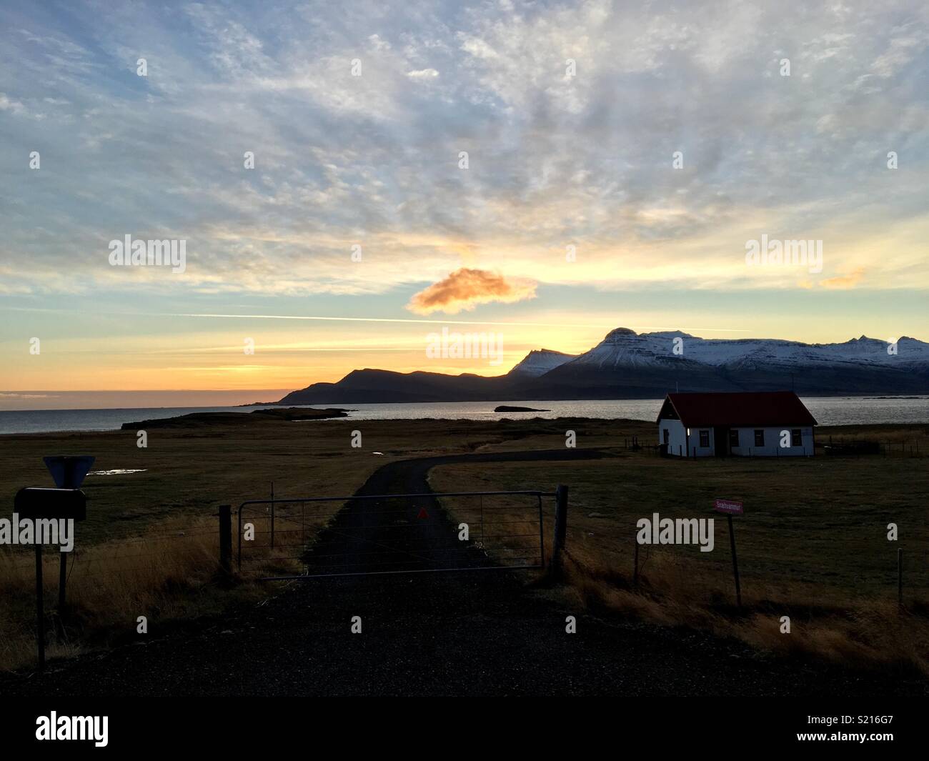 Icelandic sunset hi-res stock photography and images - Alamy