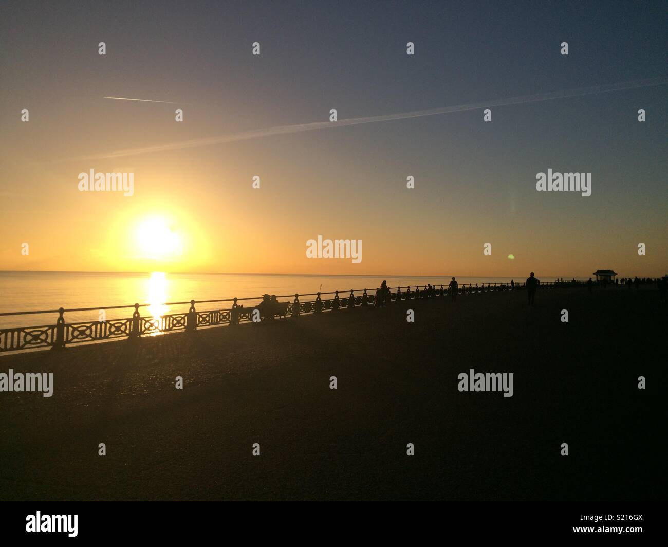 Brighton beach sunset hi-res stock photography and images - Alamy