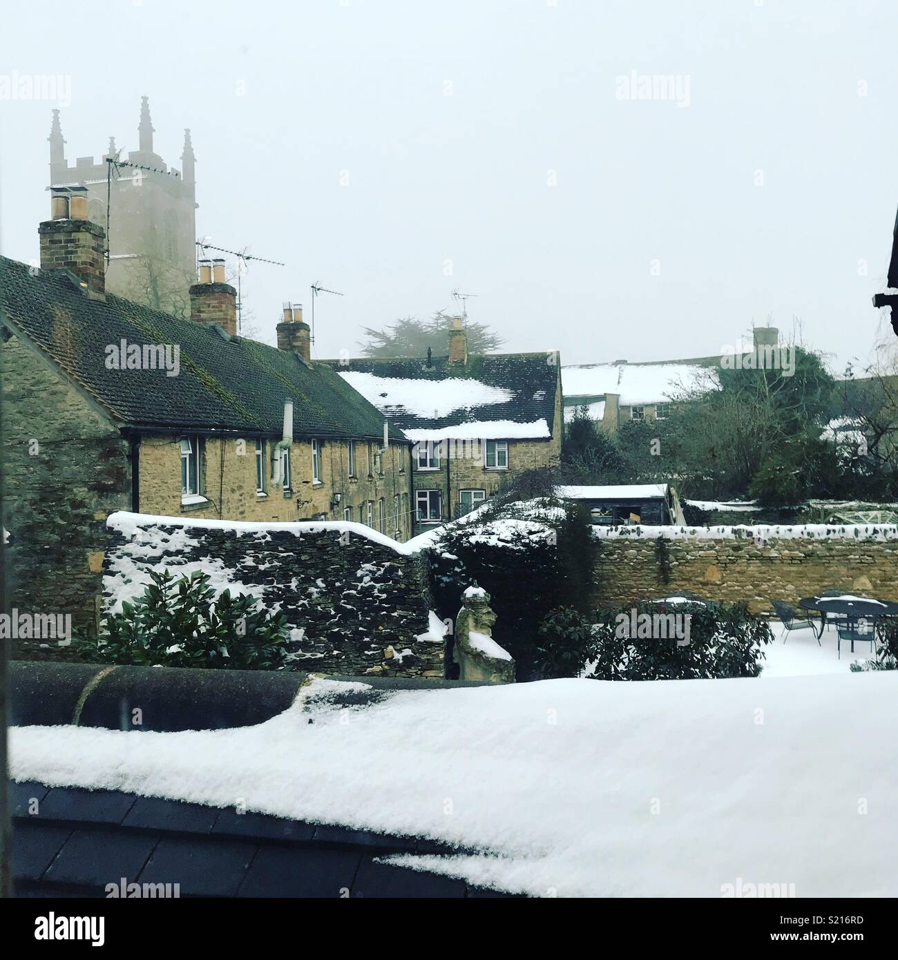 Stow on the wold snow hi-res stock photography and images - Alamy