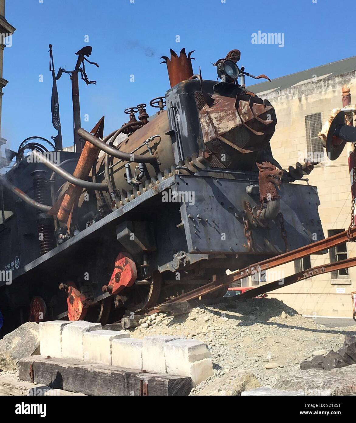 Steampunk engine outside the SP HQ in Oamaru Stock Photo - Alamy
