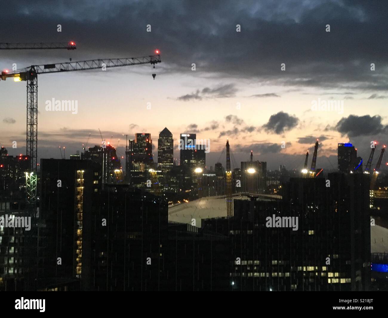 View of O2 and Canary Wharf London from Emirates air line cable car ...
