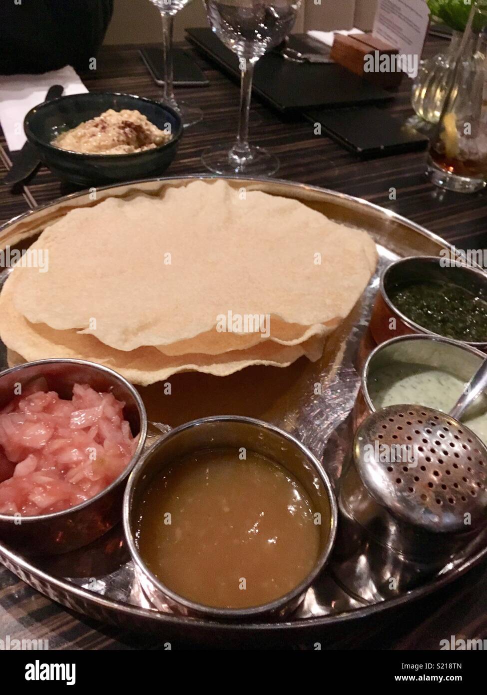 Poppadom hi-res stock photography and images - Alamy