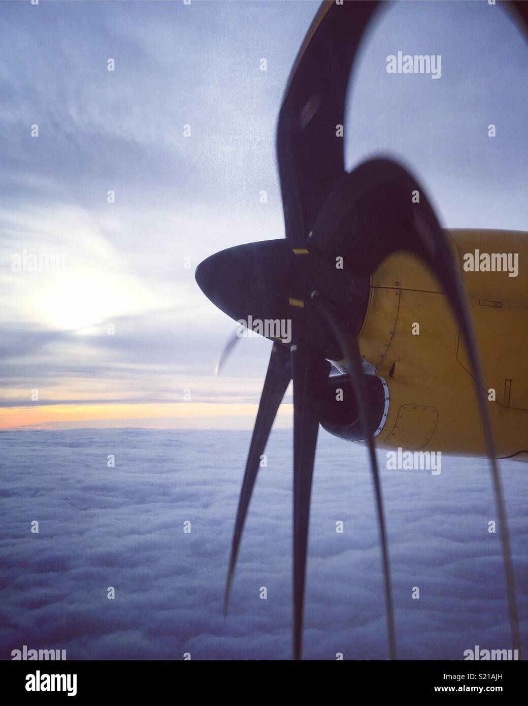 Propellor spinning as we fly through the air Stock Photo - Alamy