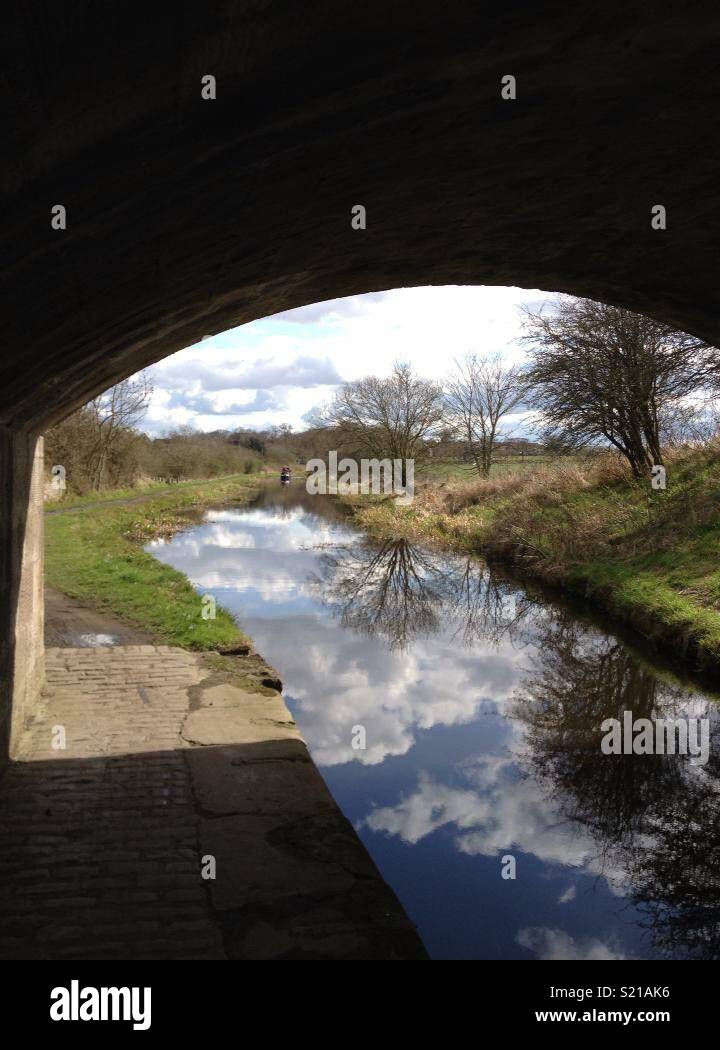 Union canal bridge Stock Photo - Alamy