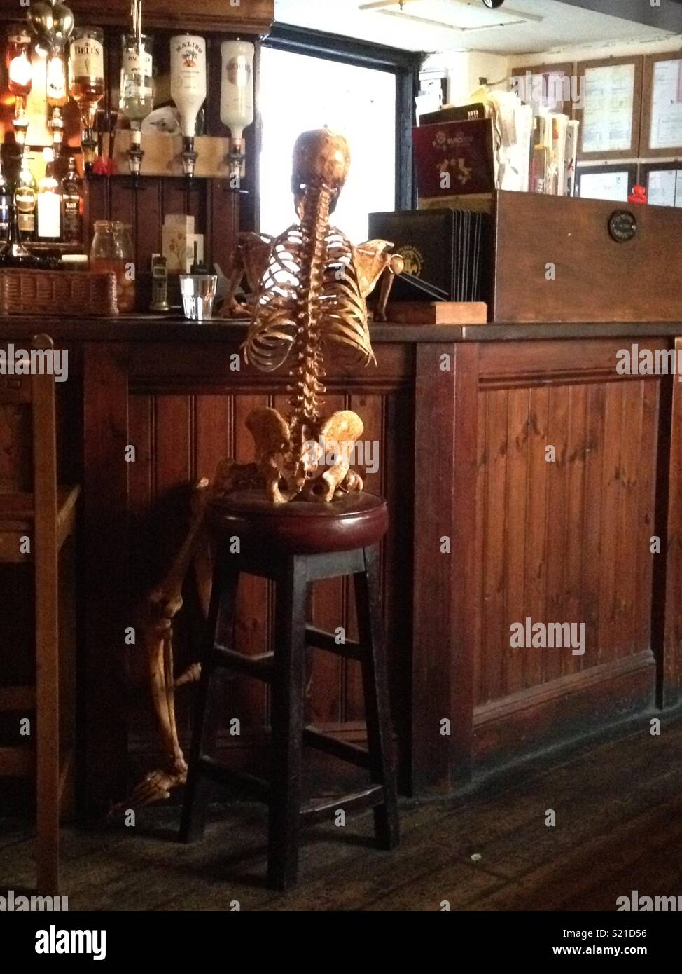 Skeleton drinking hi-res stock photography and images - Alamy