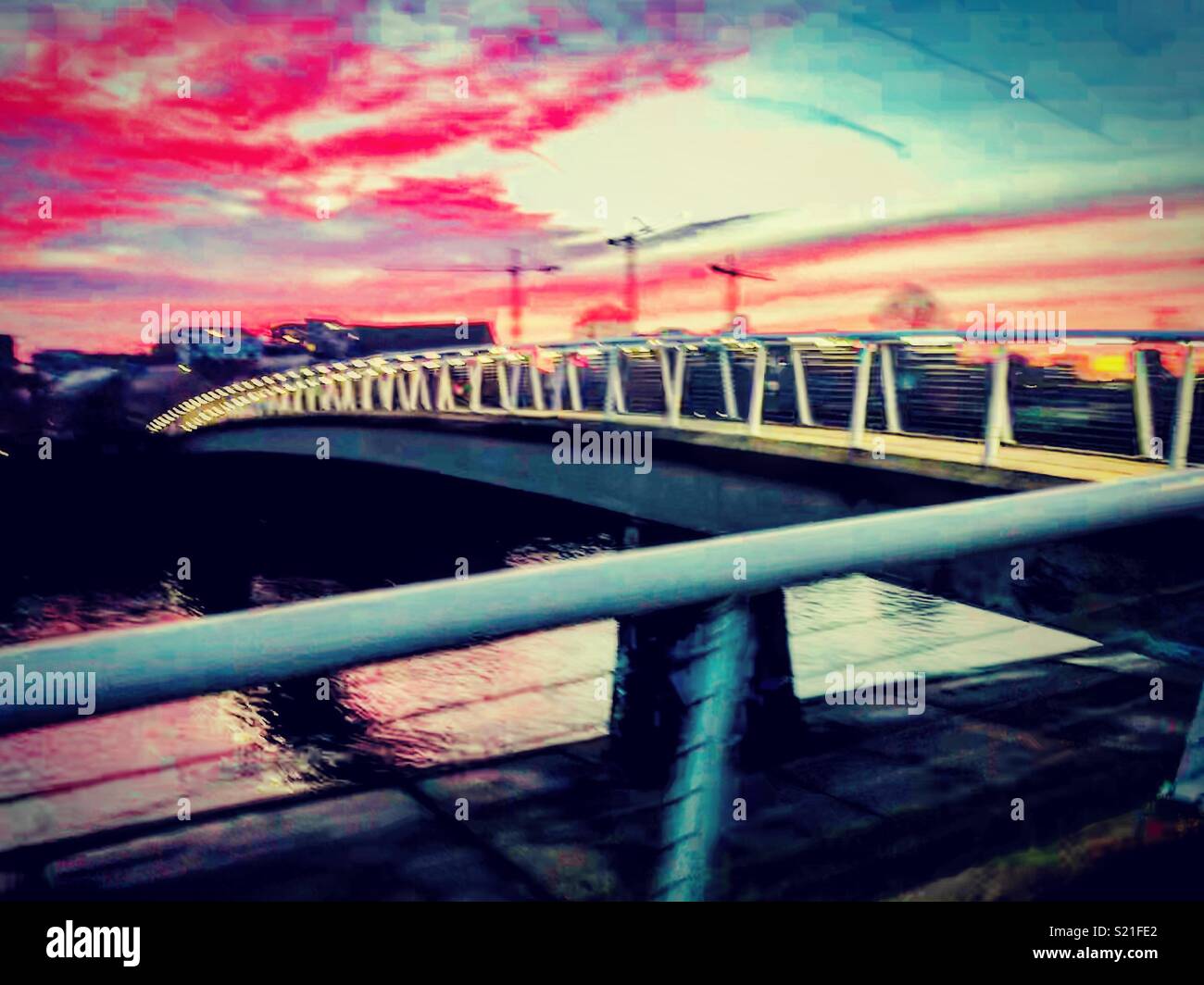 Pink bridges hi-res stock photography and images - Alamy