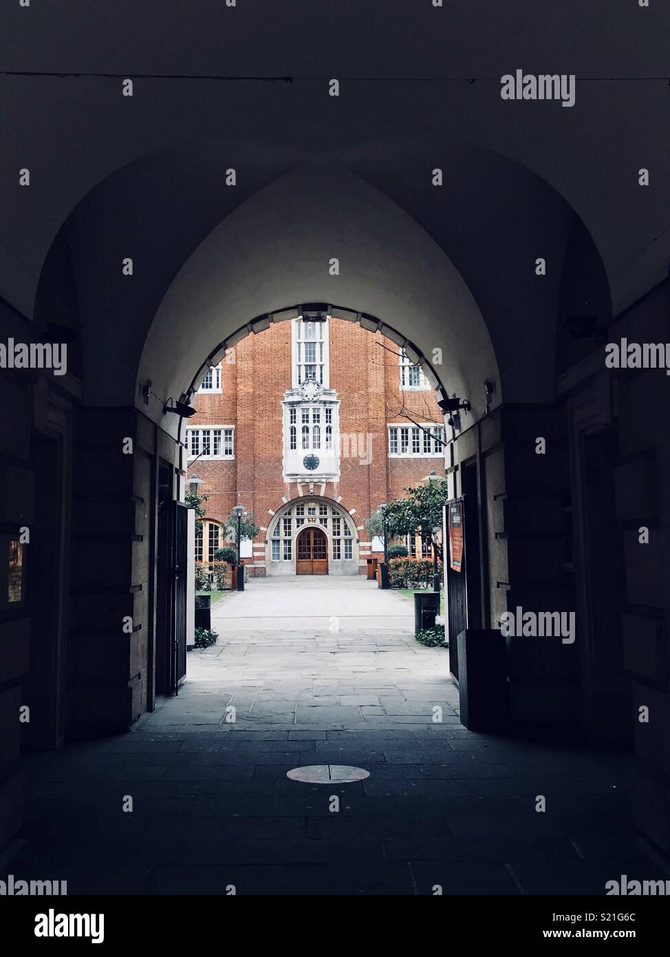 Archway shadow hi-res stock photography and images - Alamy