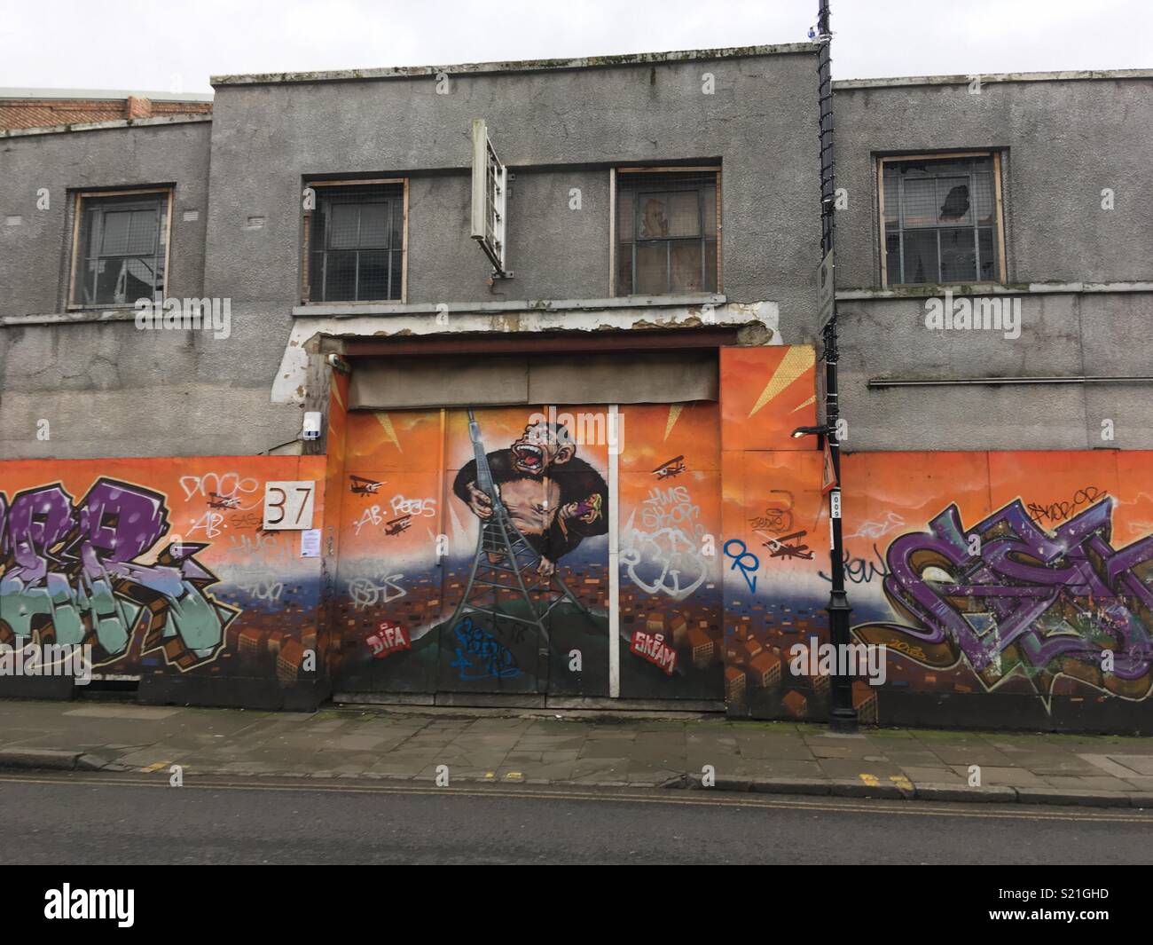 Crystal palace street hi-res stock photography and images - Alamy