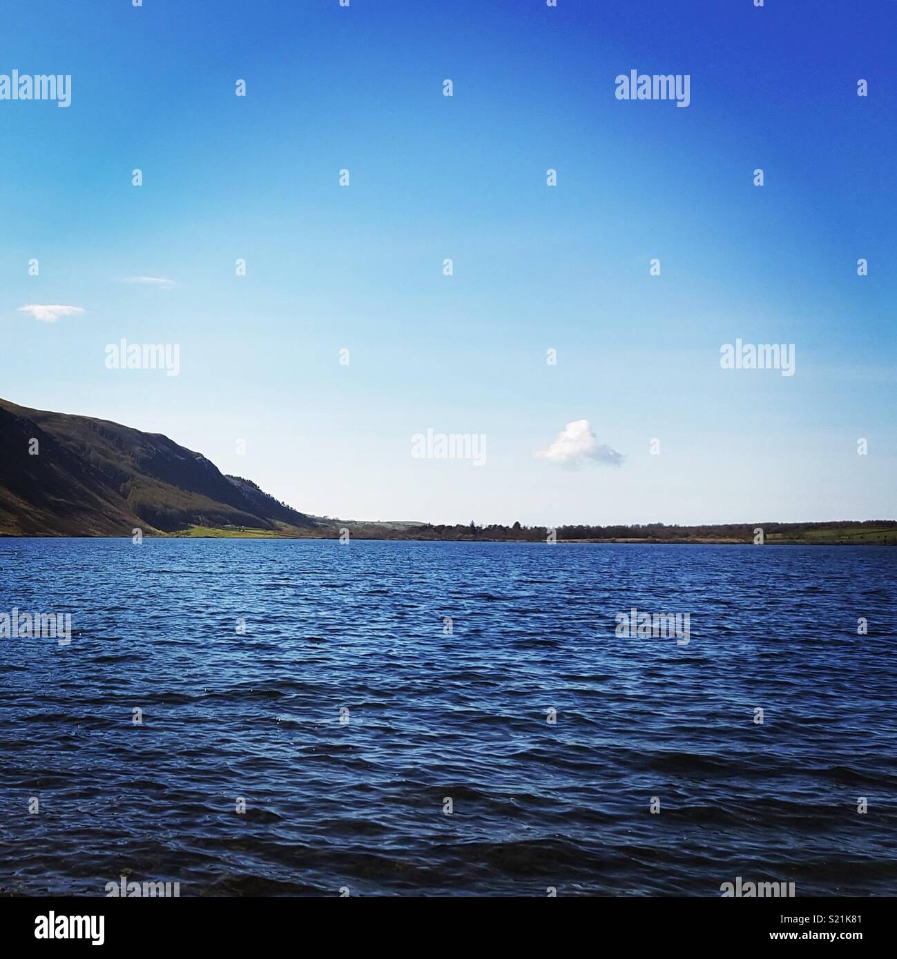 Lake side views hi-res stock photography and images - Alamy