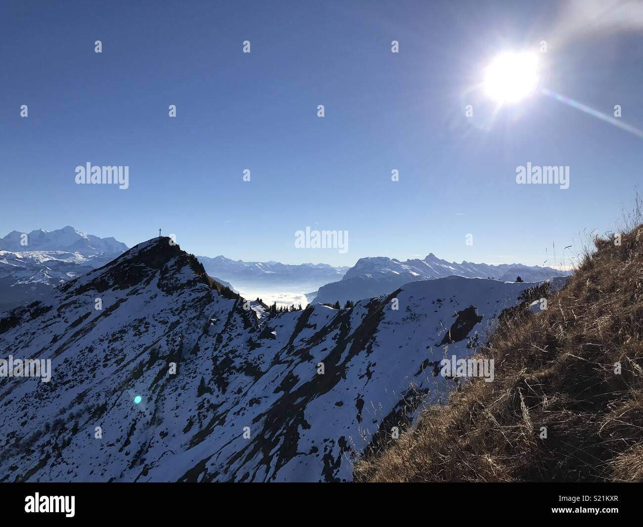 Views of the peaks of the French Alps in the sunshine Stock Photo - Alamy