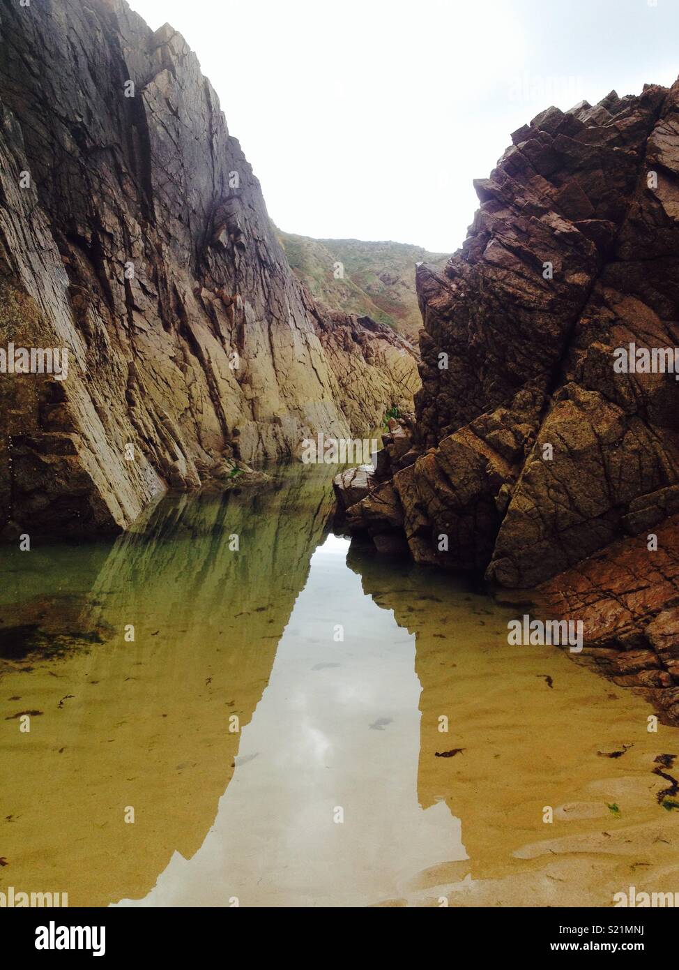 Seaside rocks hi-res stock photography and images - Alamy
