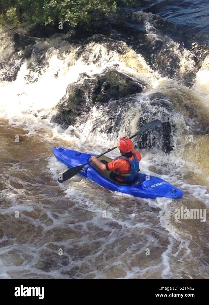 Kayaking on the river Dee Llangollen Stock Photo - Alamy