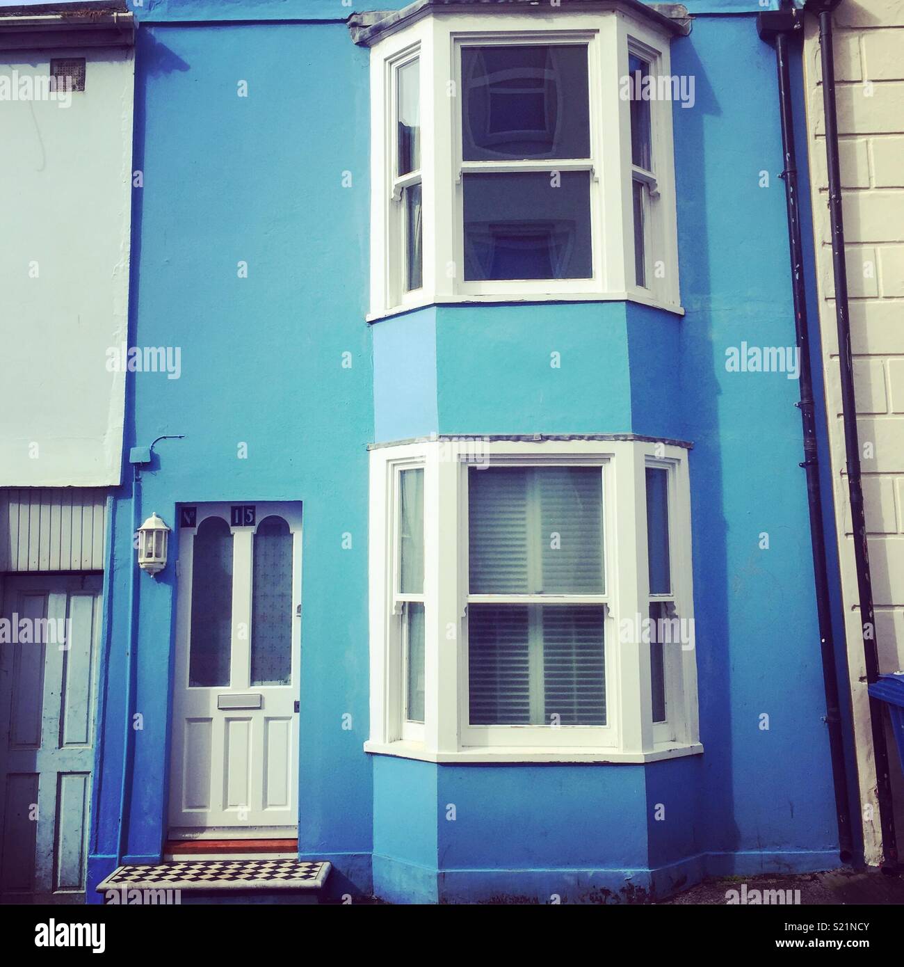 Quaint english house hi-res stock photography and images - Alamy