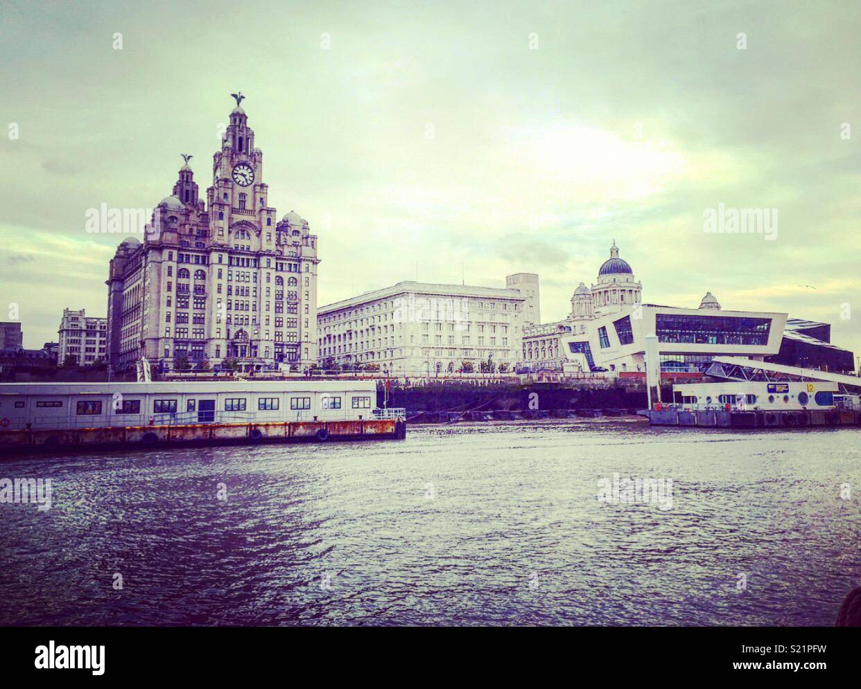 Liverpool water hi-res stock photography and images - Alamy