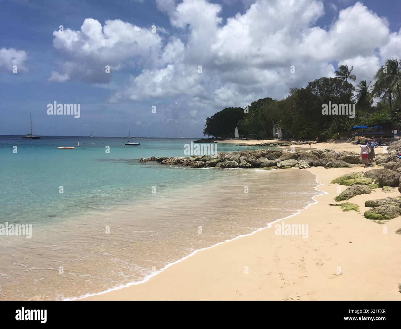 Holetown beach, barbados hi-res stock photography and images - Alamy