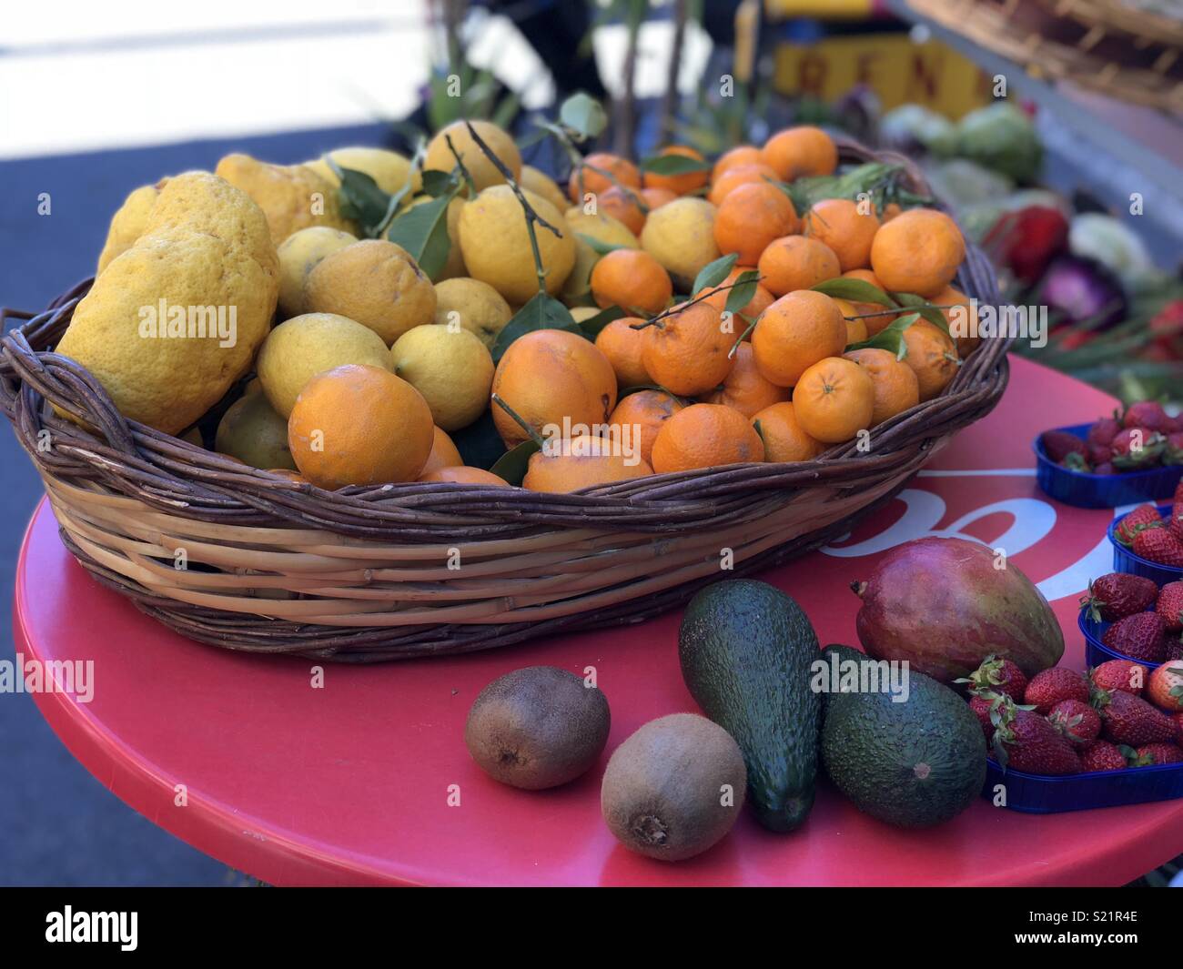 Sicilian lemon fruit hi-res stock photography and images - Alamy