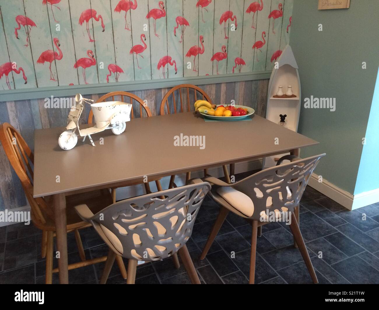 Kitchen table setup hi-res stock photography and images - Alamy