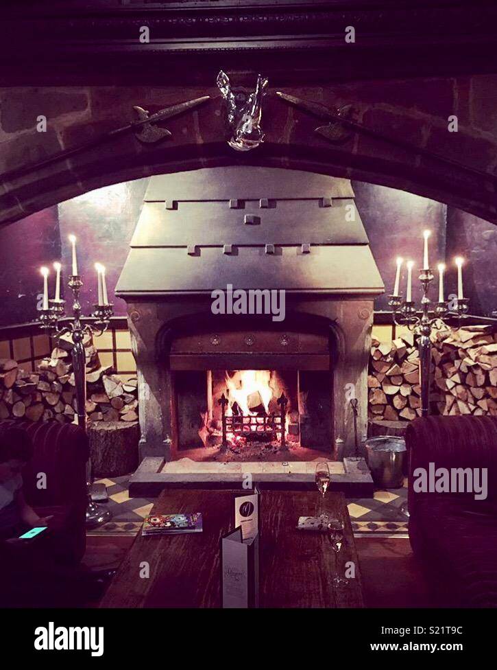 Log fires hi-res stock photography and images - Alamy