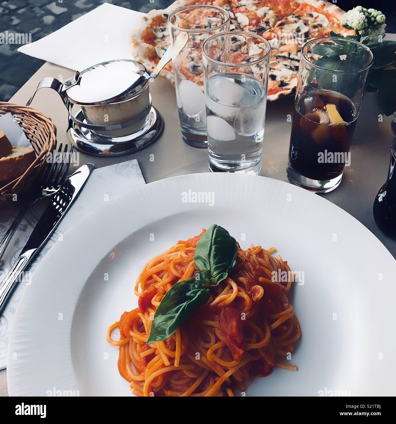 Dinner date hi-res stock photography and images - Alamy