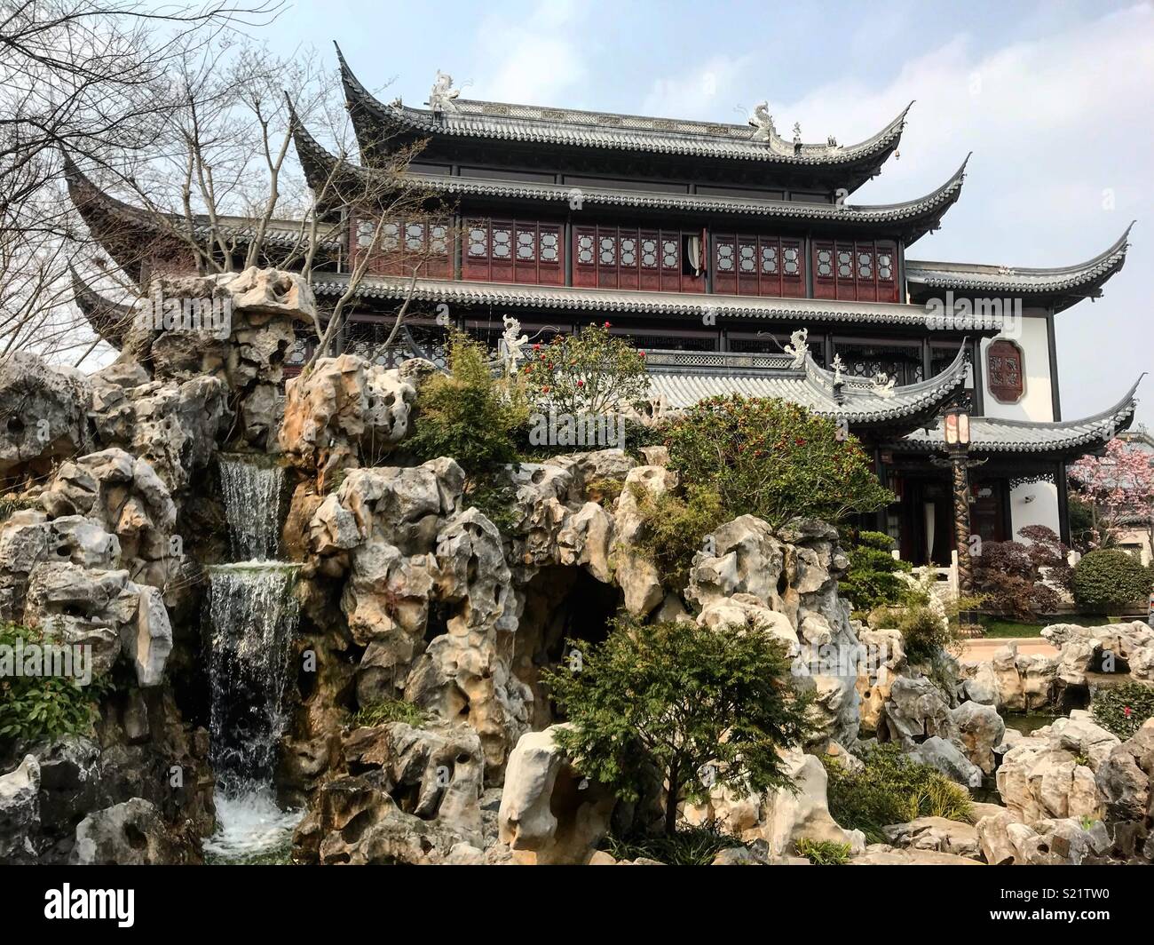 Traditional chinese building hi-res stock photography and images - Alamy