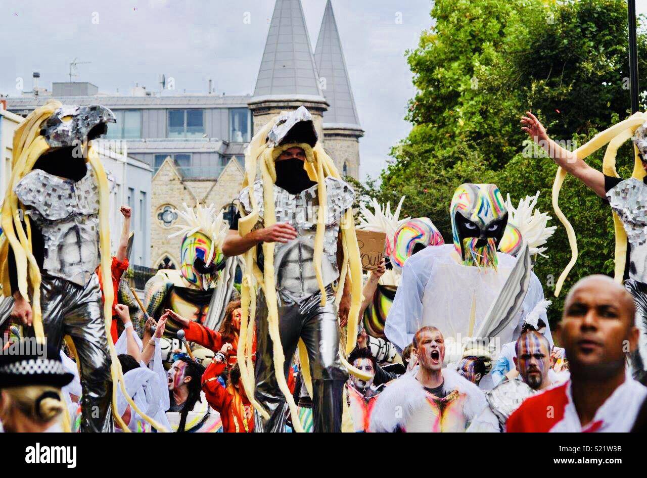 Notting Hill Carnival parade Stock Photo - Alamy