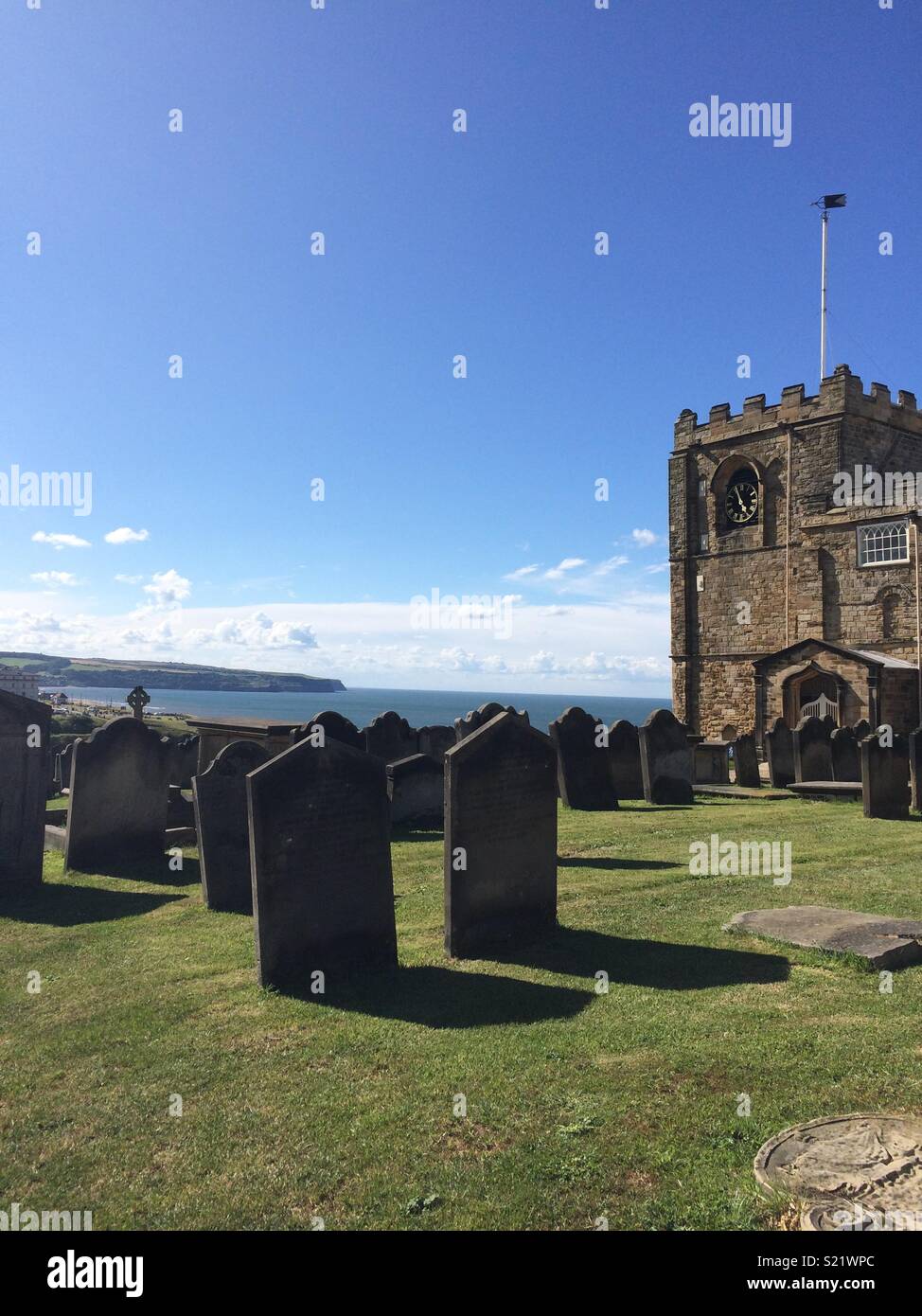 Whitby cliffs hi-res stock photography and images - Alamy