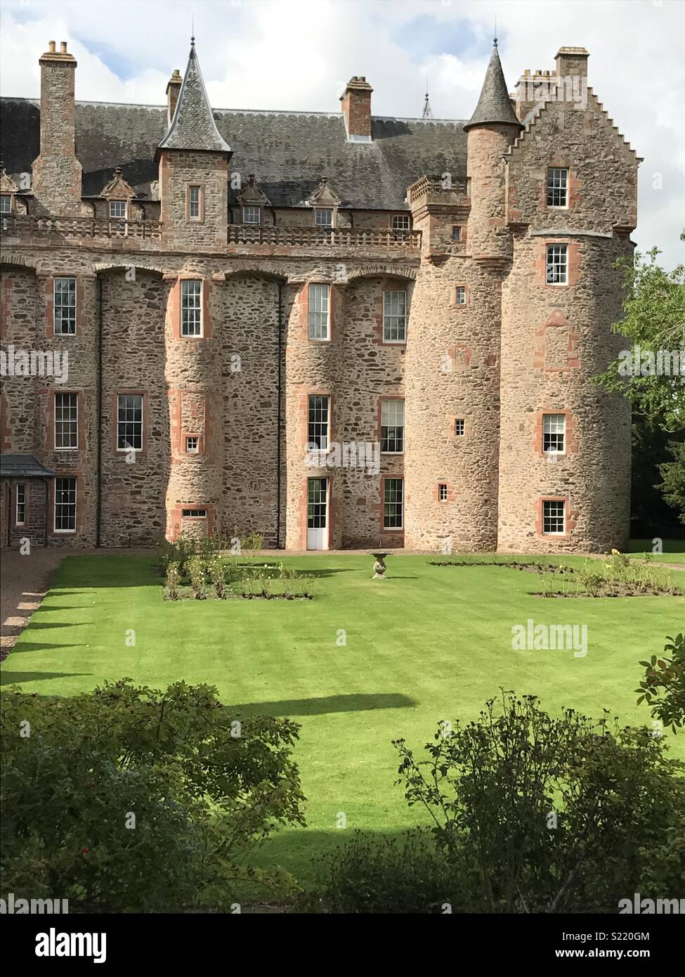 Thirlestane castle hi-res stock photography and images - Alamy