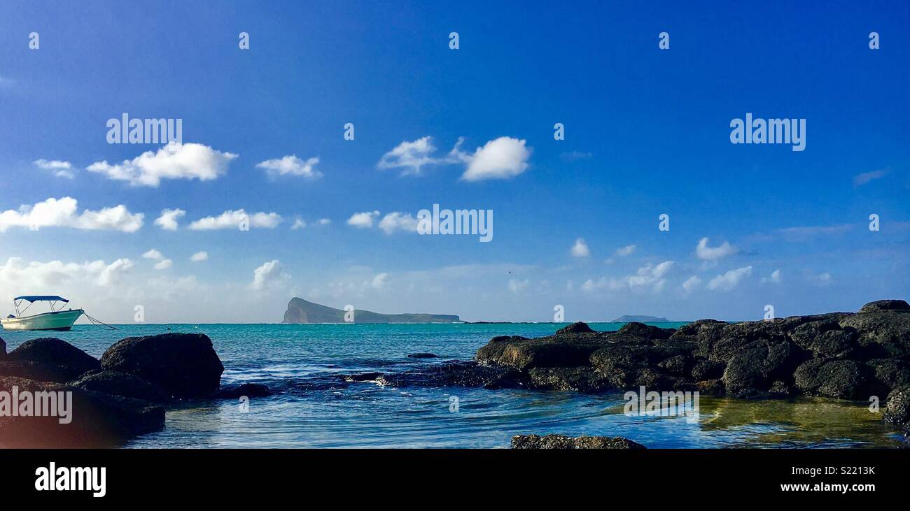 Sun, sea and sand Stock Photo - Alamy