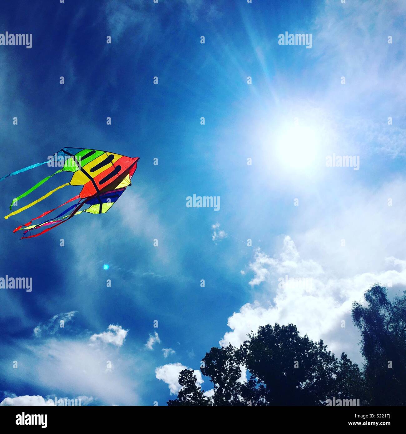 Rainbow Kite Stock Photos & Rainbow Kite Stock Images - Alamy