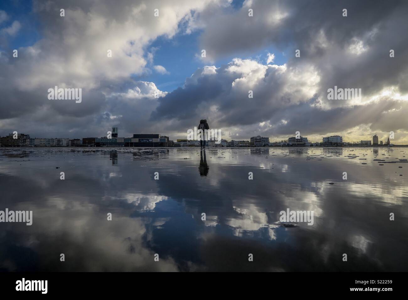 Dunkirk beach sea hi-res stock photography and images - Alamy