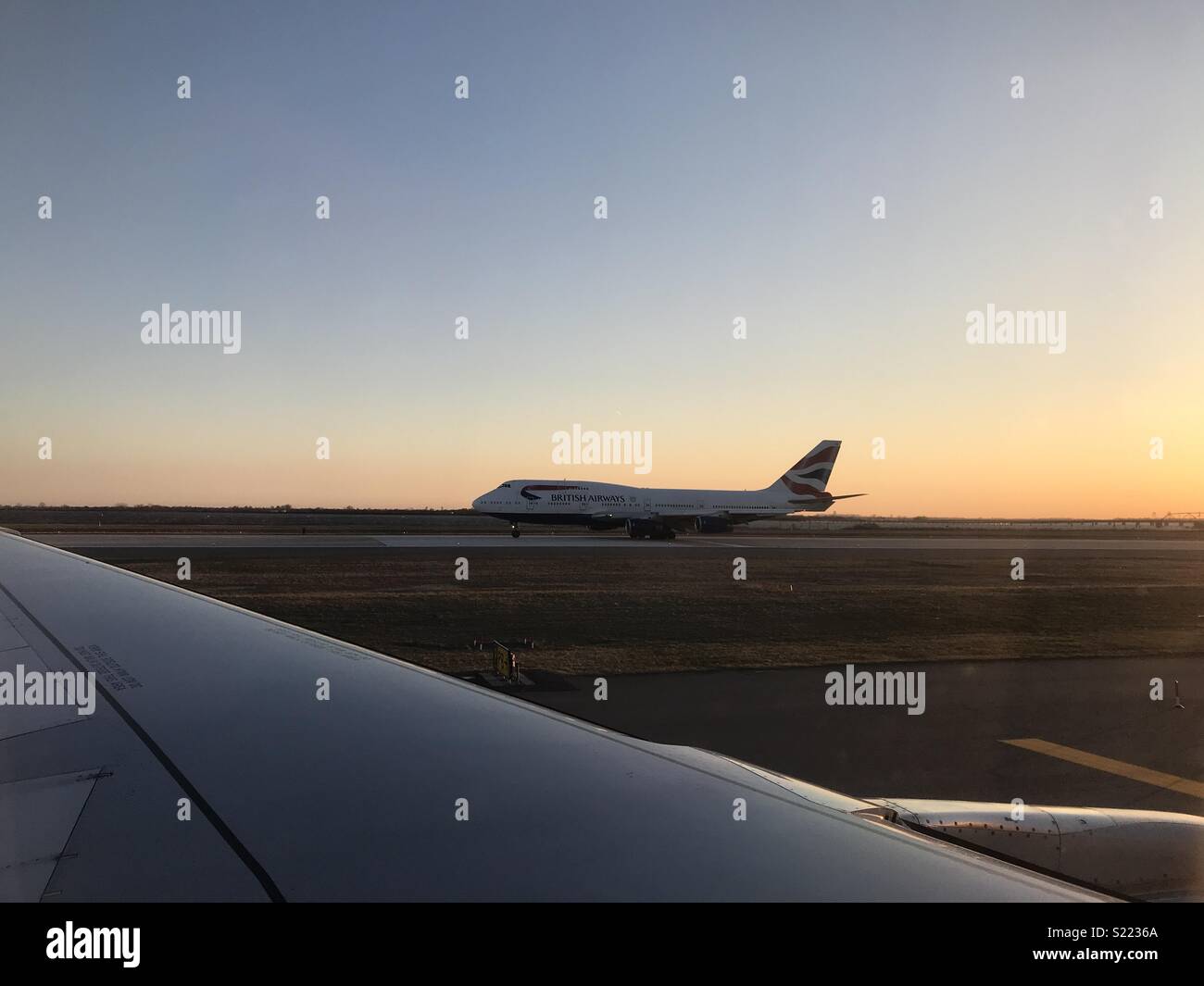 British airways 747 hi-res stock photography and images - Alamy