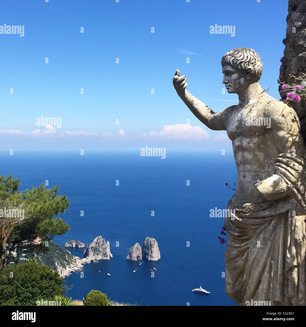 Statue of emperor augustus capri hi-res stock photography and images ...